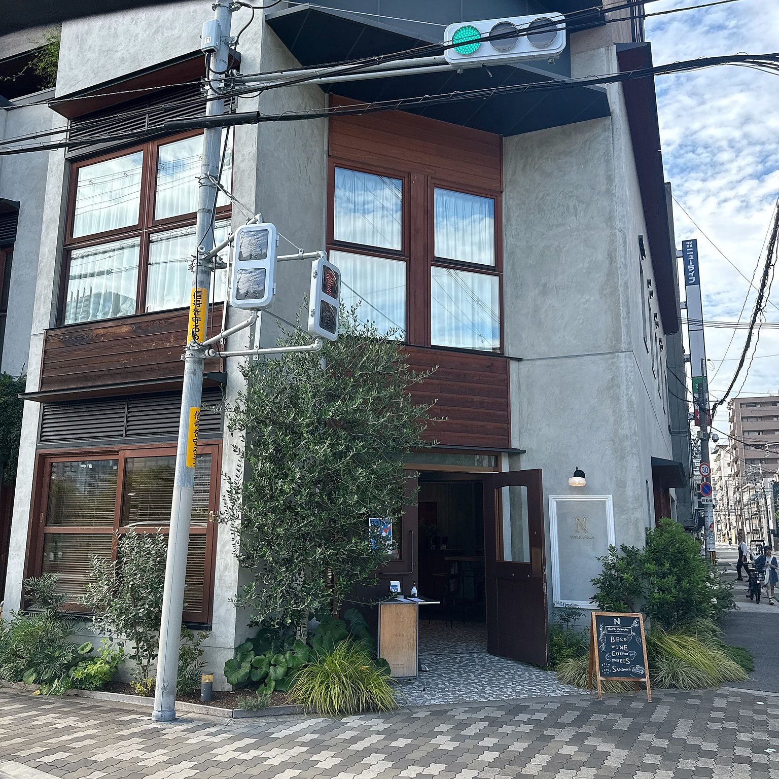 万博を機に念願のホテルへ！都市の中の心地よさを感じるホテル | Hotel Noum OSAKA の宿泊記・体験談 - HafH